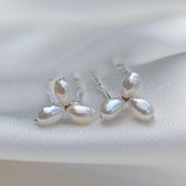 Small Pearl Cluster Hair Pins - Bridal Accessories - KIRI & BELLE
