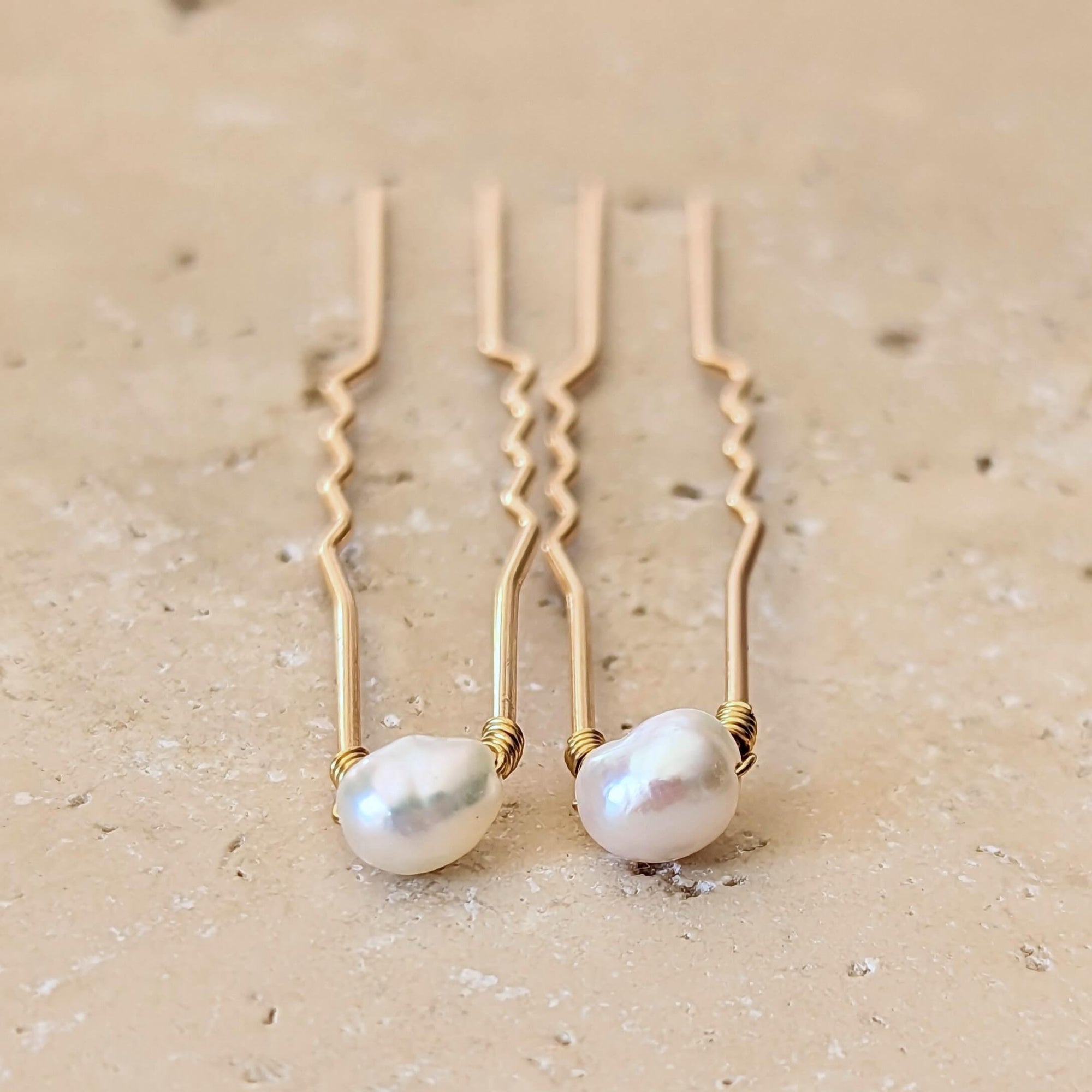 Small Pearl Hair Pins - Bridal Accessories - KIRI & BELLE